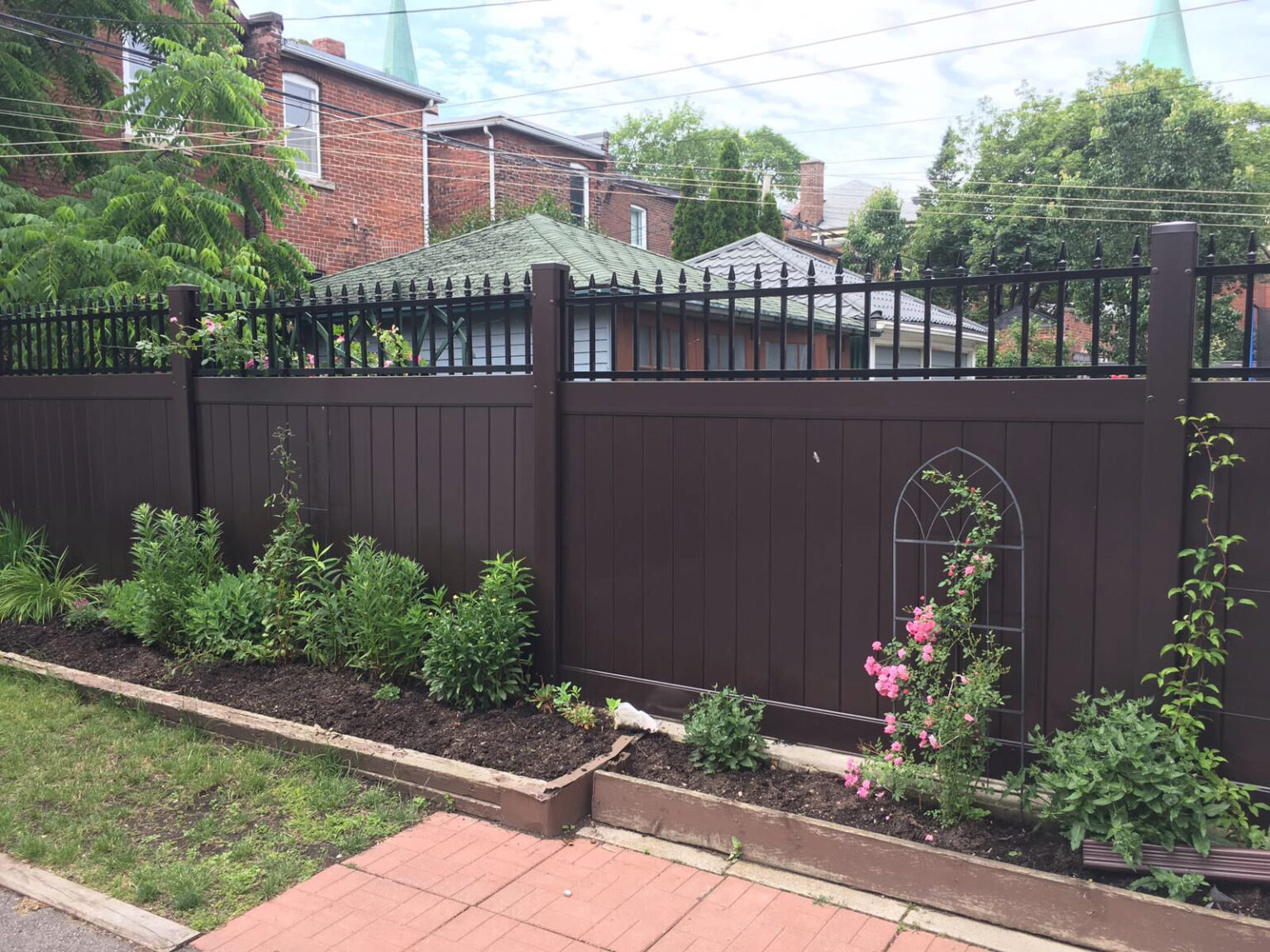 PVC & Vinyl Privacy Fences in Florida | Elite PVC Distributor